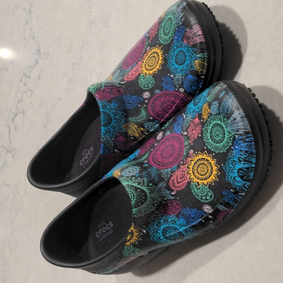 CROCS | Shoes | Crocs Dual Comfort Neria Pro Ii Graphic Clogs | Poshmark
